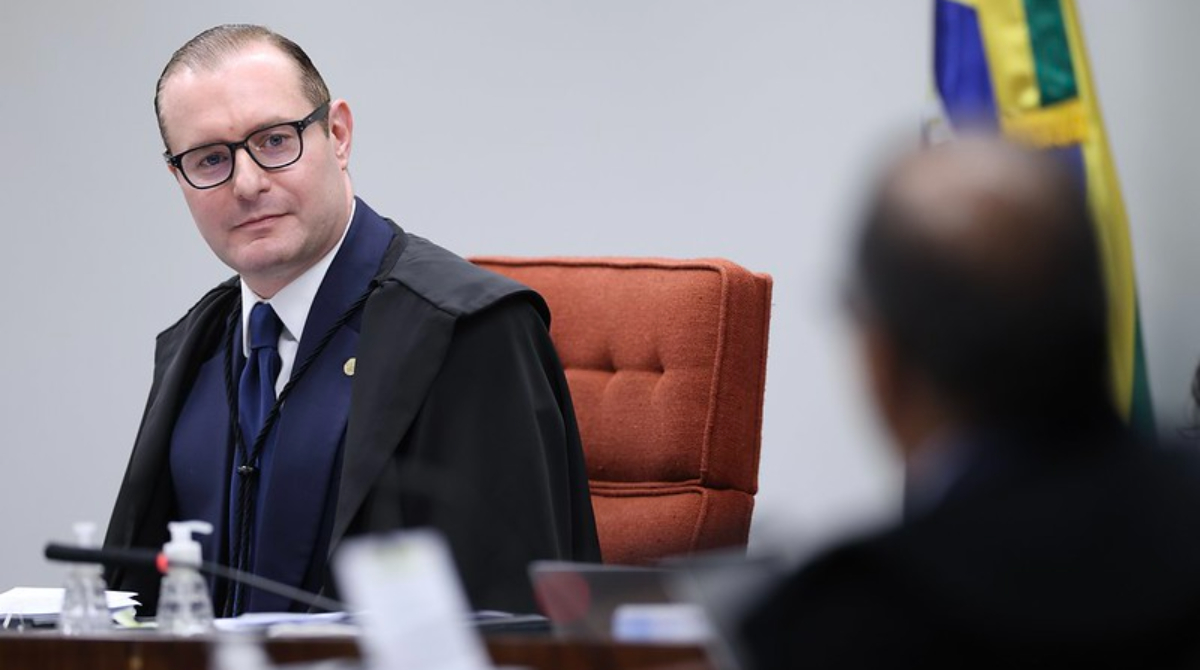 Zanin se alinha à maioria, e STF condena Bolsonaro e mais sete