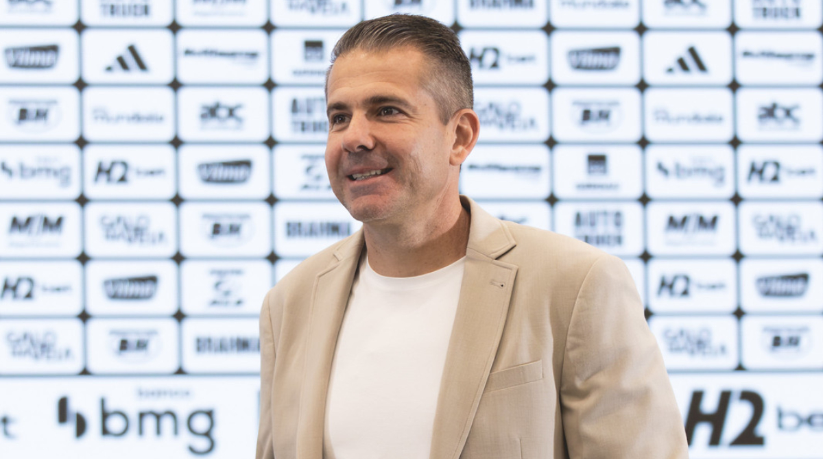 Atlético anuncia saída de Victor do cargo de diretor de futebol