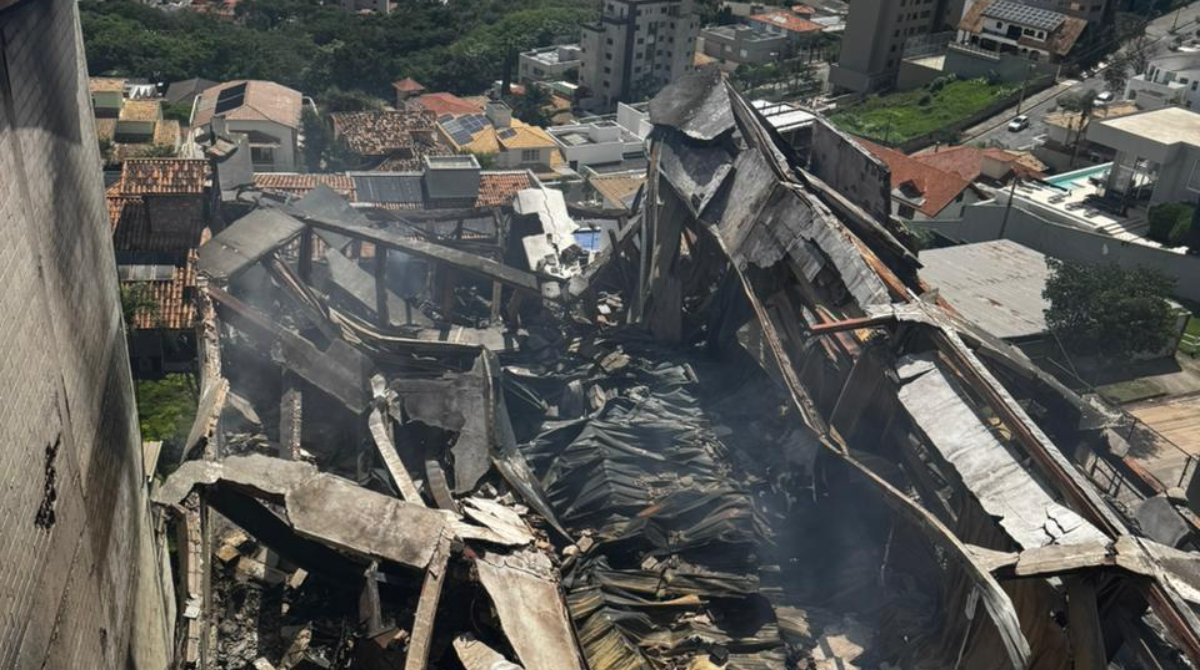 Veja como ficou o prédio que pegou fogo na avenida Raja Gabaglia