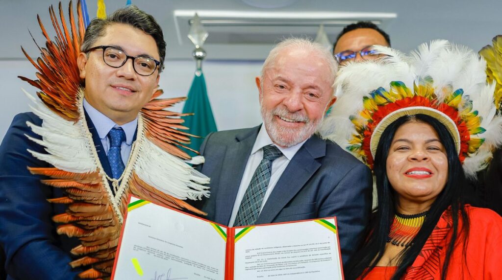 Lula sanciona lei que cria primeira Universidade Indígena