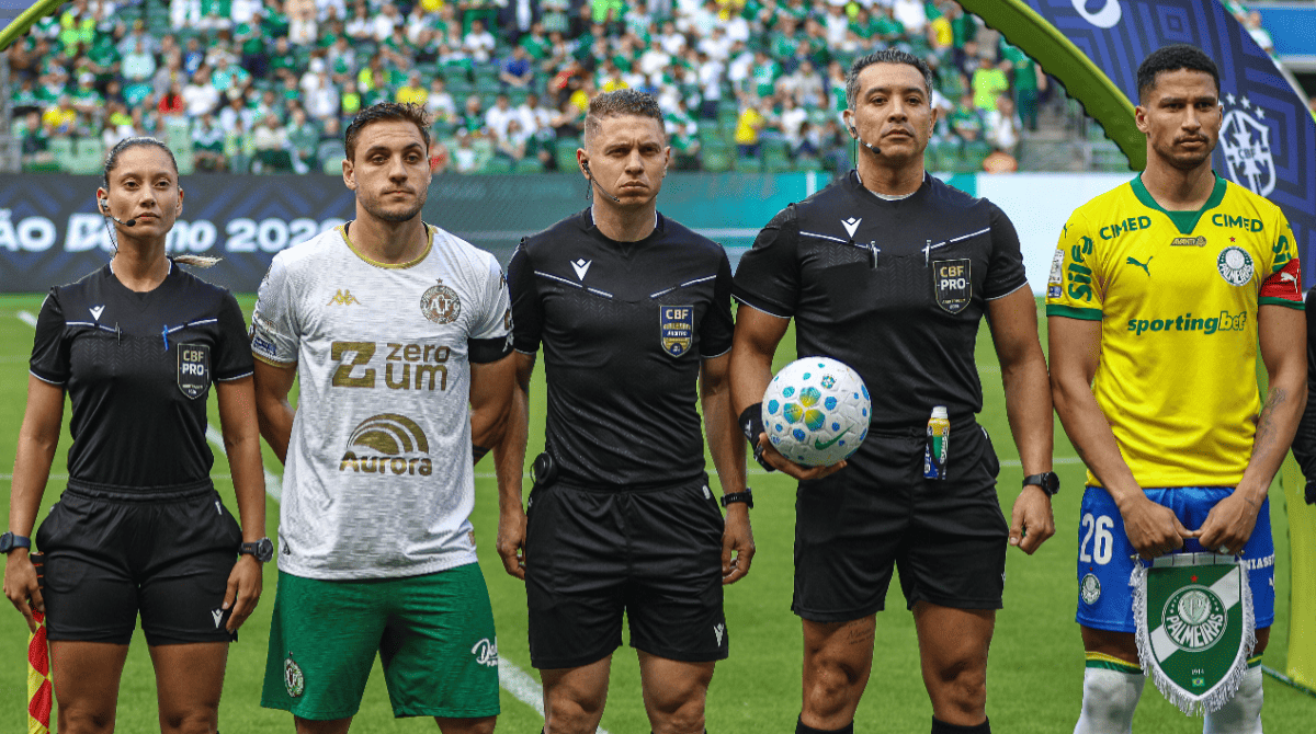 CBF afasta árbitro mineiro e VAR após polêmicas em Palmeiras x Chapecoense